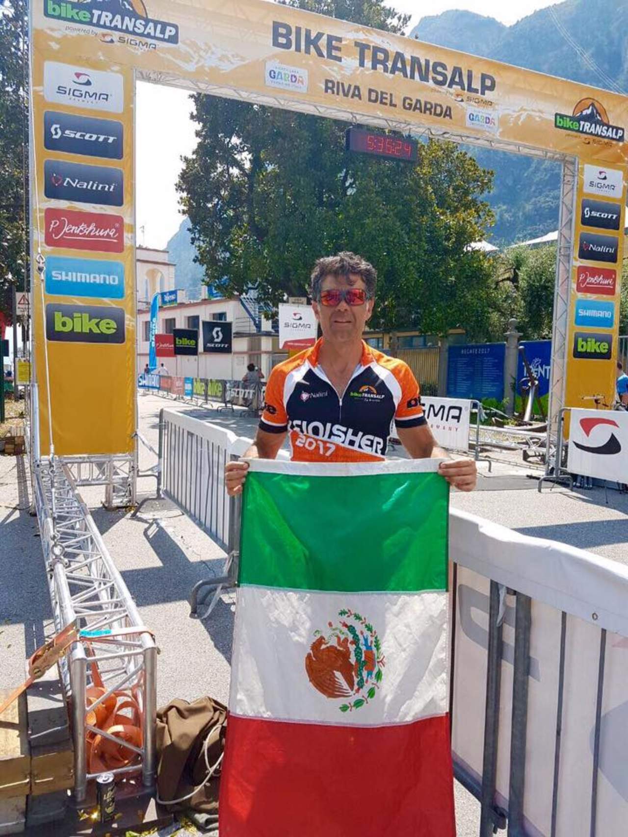 Fernando Bustos realiza la 'Transalp'