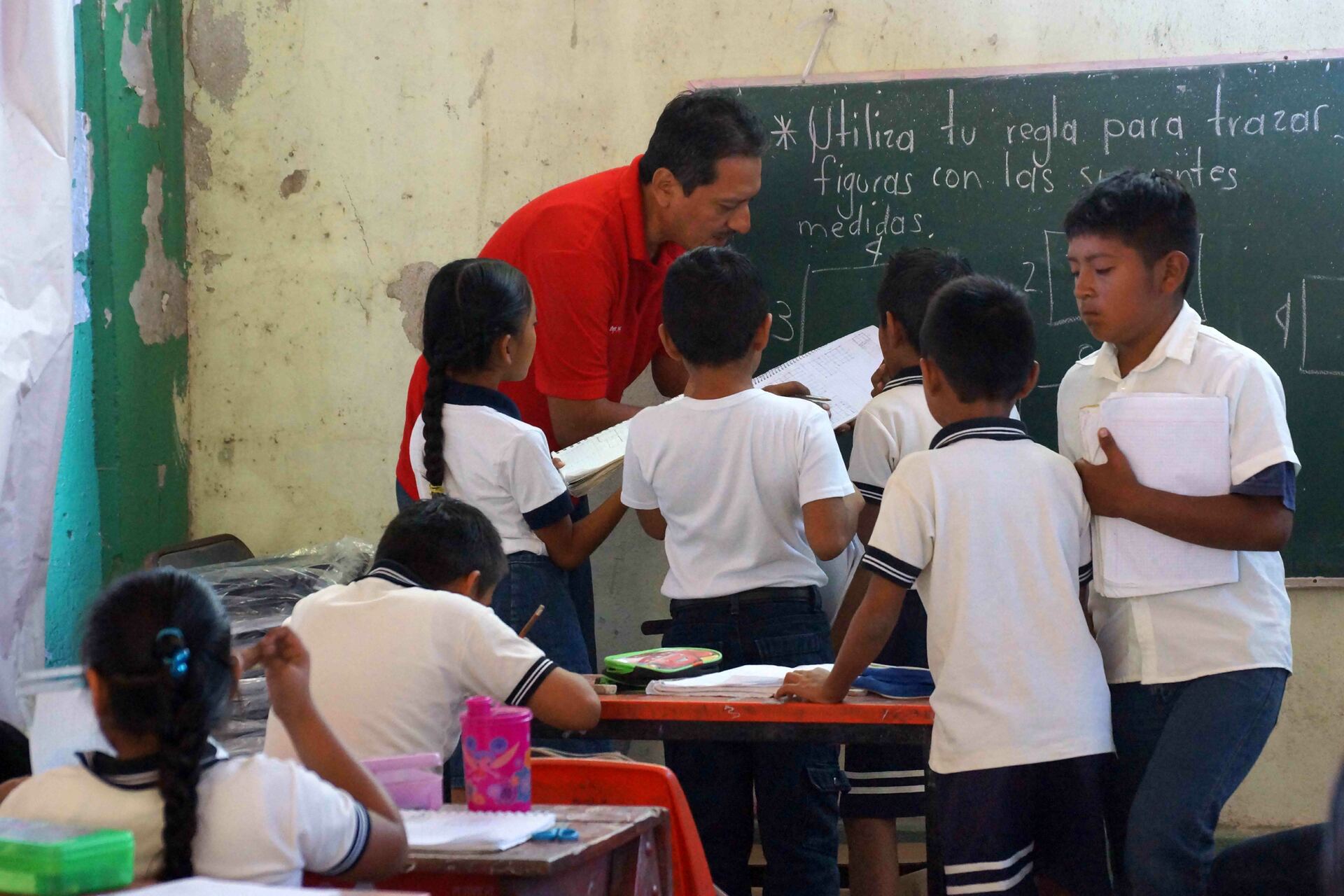 Sin licenciatura, más de 150 mil profesores en México