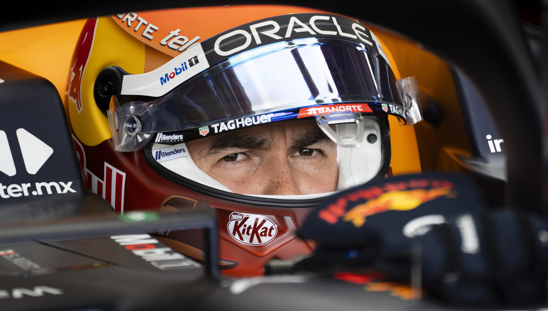 Checo Pérez recibe ultimátum de Helmut Marko al no atravesar su mejor momento