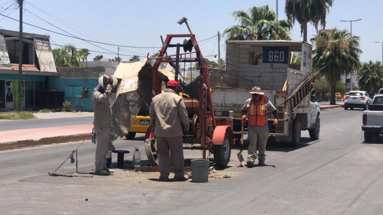 Simas Torreón realiza labores de desazolve profundo