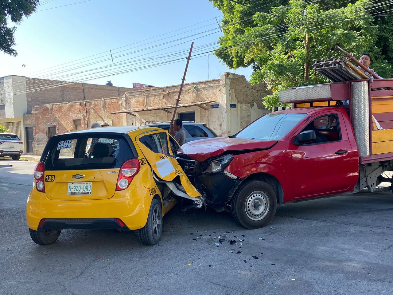 Aparatoso accidente deja cuantiosos daños en Centro de Torreón