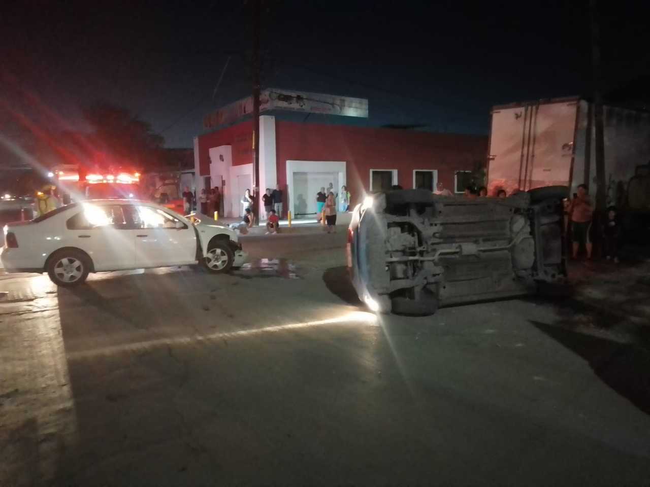 Aparatoso accidente deja daños por 180 mil pesos en Torreón