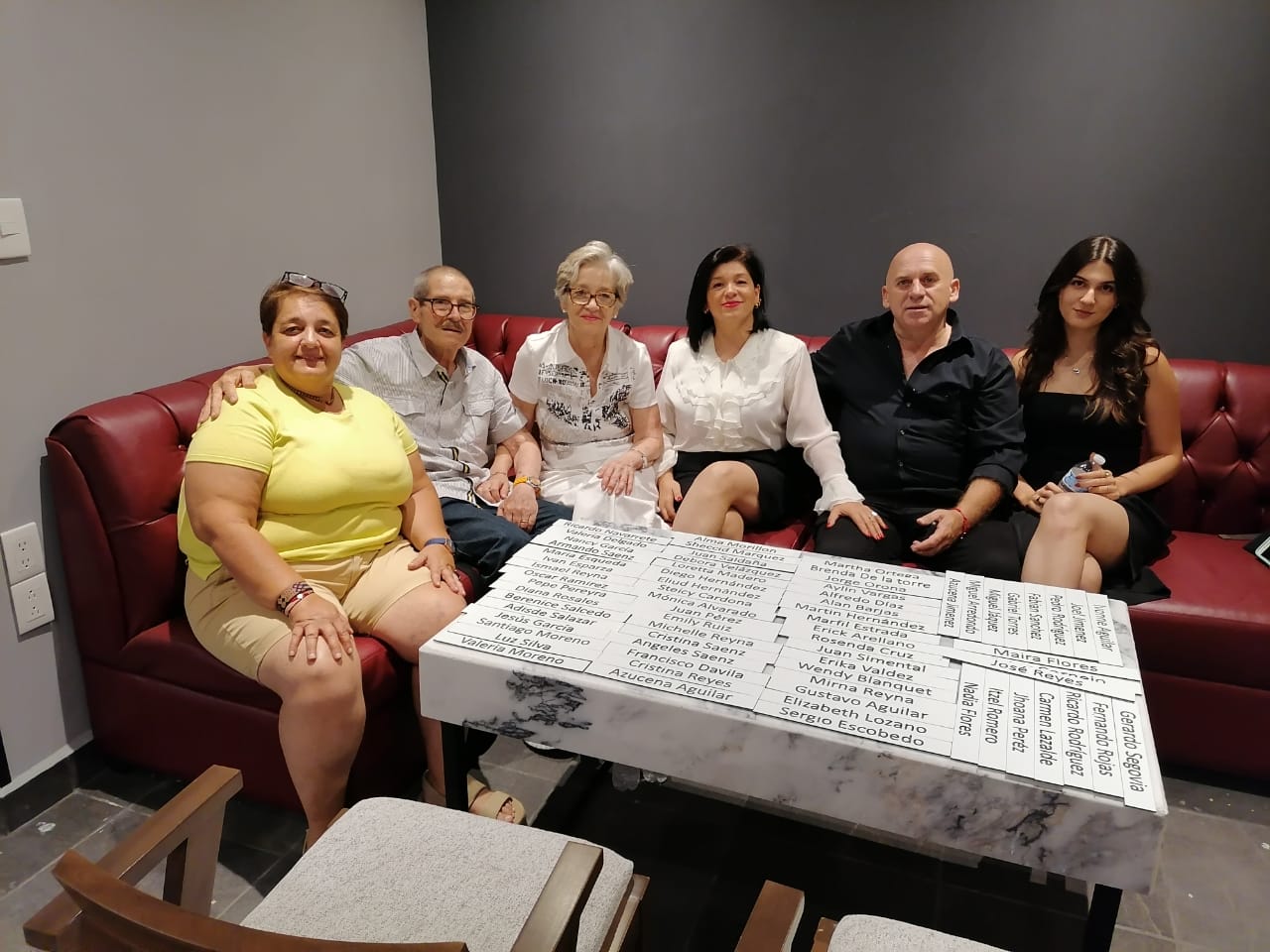 Noche de inauguración en la cafetería Java Times en Torreón