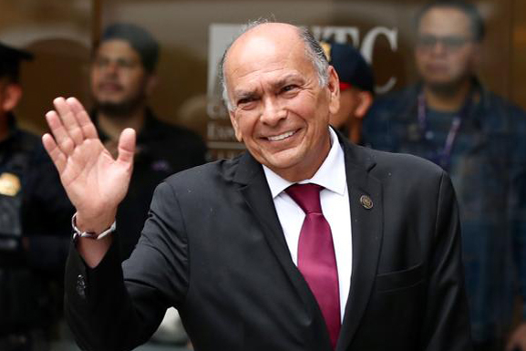 Papá de Checo Pérez aspira a gubernatura de Jalisco