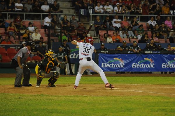 Mayos de Navojoa dan voltereta a Cañeros de Los Monchis Mayos de Navojoa dan voltereta a Cañeros de Los Monchis