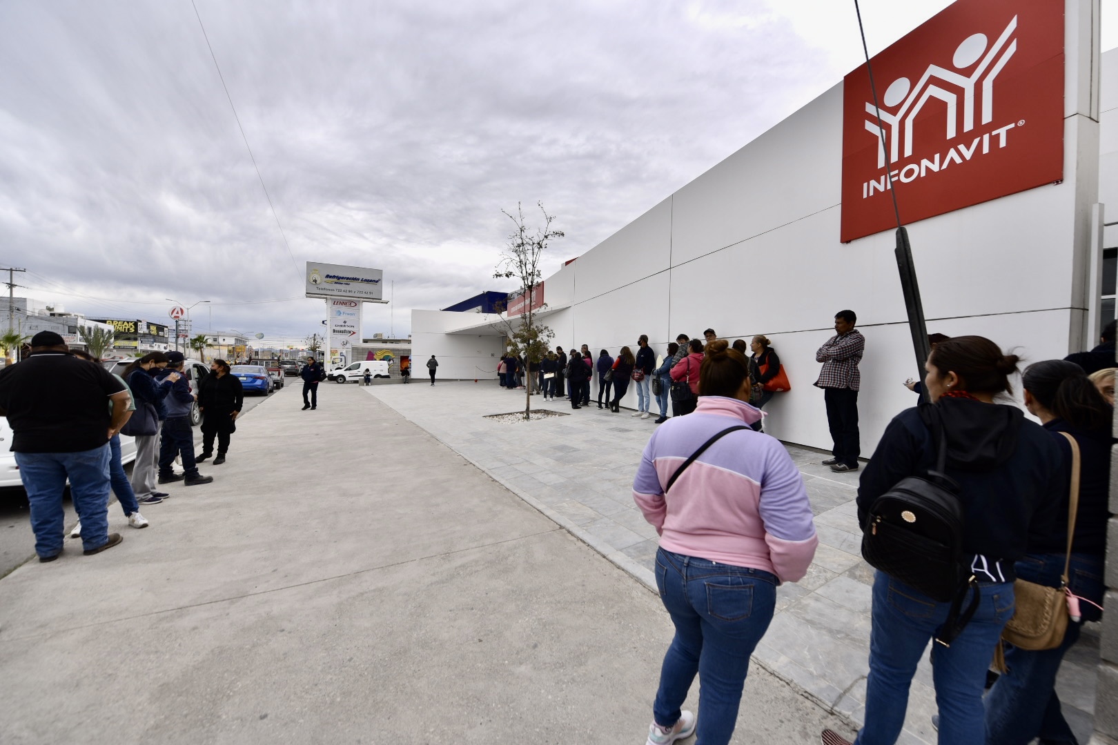 Infonavit amplía cartera de productos para trabajadores