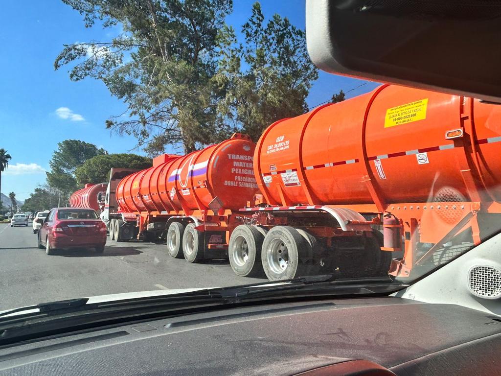 Guardia Nacional asegura tres pipas con combustible en Saltillo; hay ...
