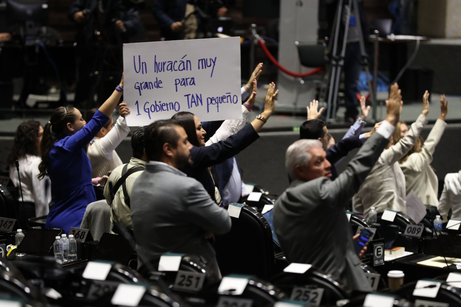 Sin recursos para Acapulco, pero sí para el Tribunal, diputados avalan el Presupuesto de Egresos ...