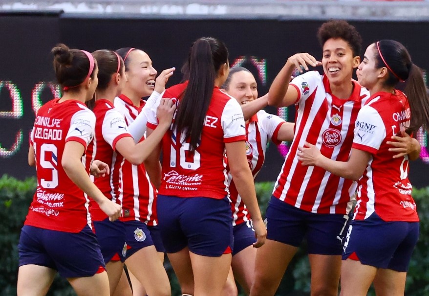 Chivas Femenil golea 10 -2 a Santos Laguna
