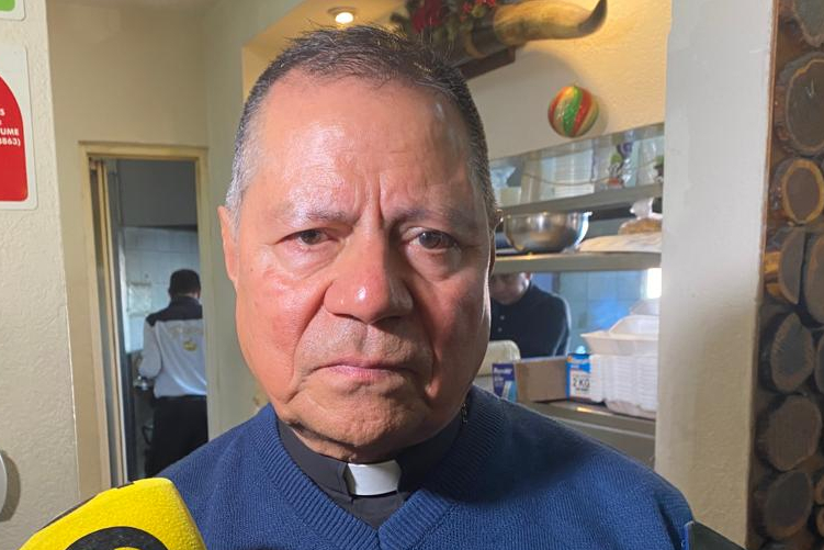 Imposición De La Ceniza Y El Día Del Amor No Están Peleados Vicario De
