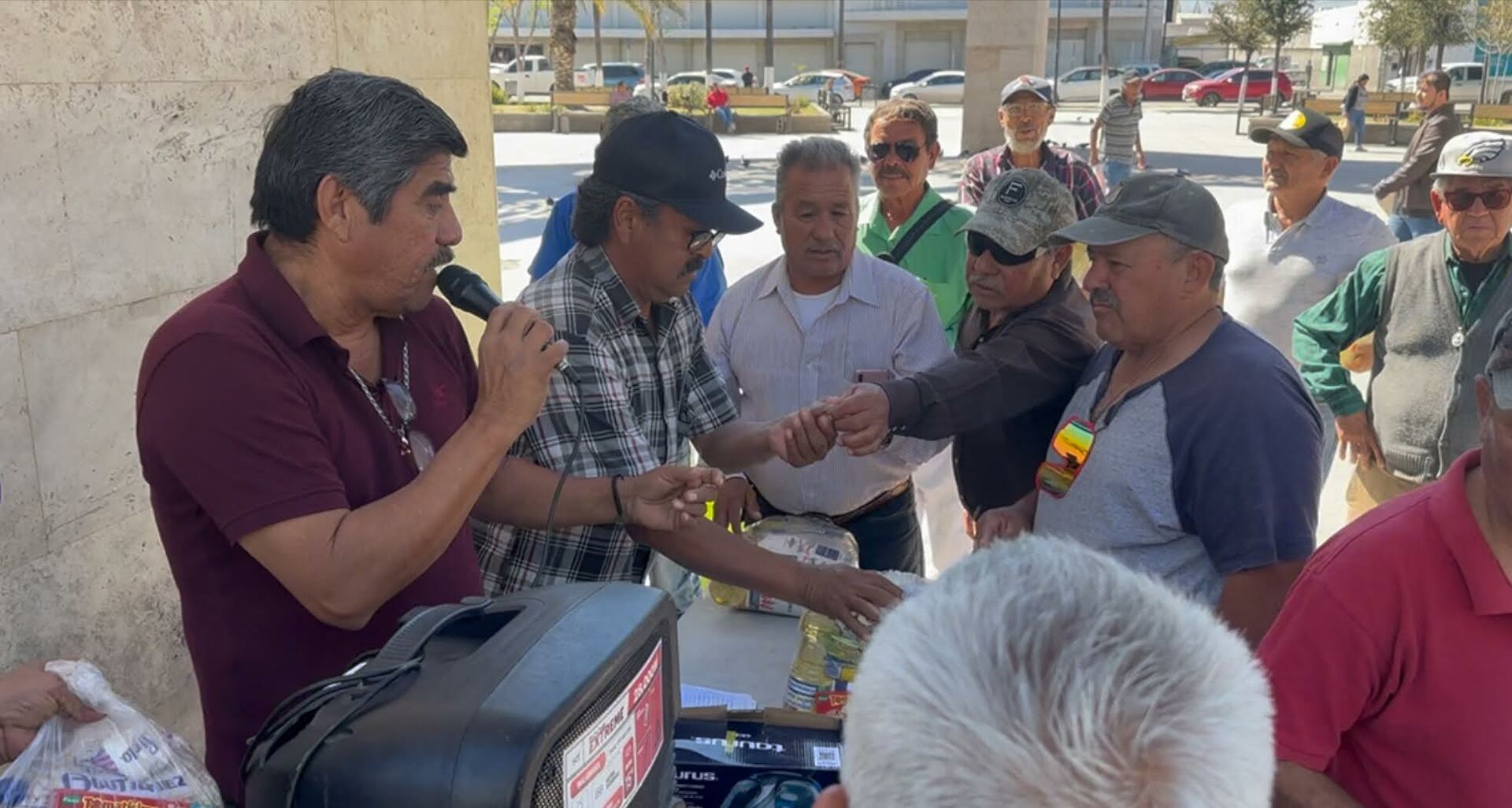 Amenazan Exobreros De Ahmsa Bloquear Puente Internacional