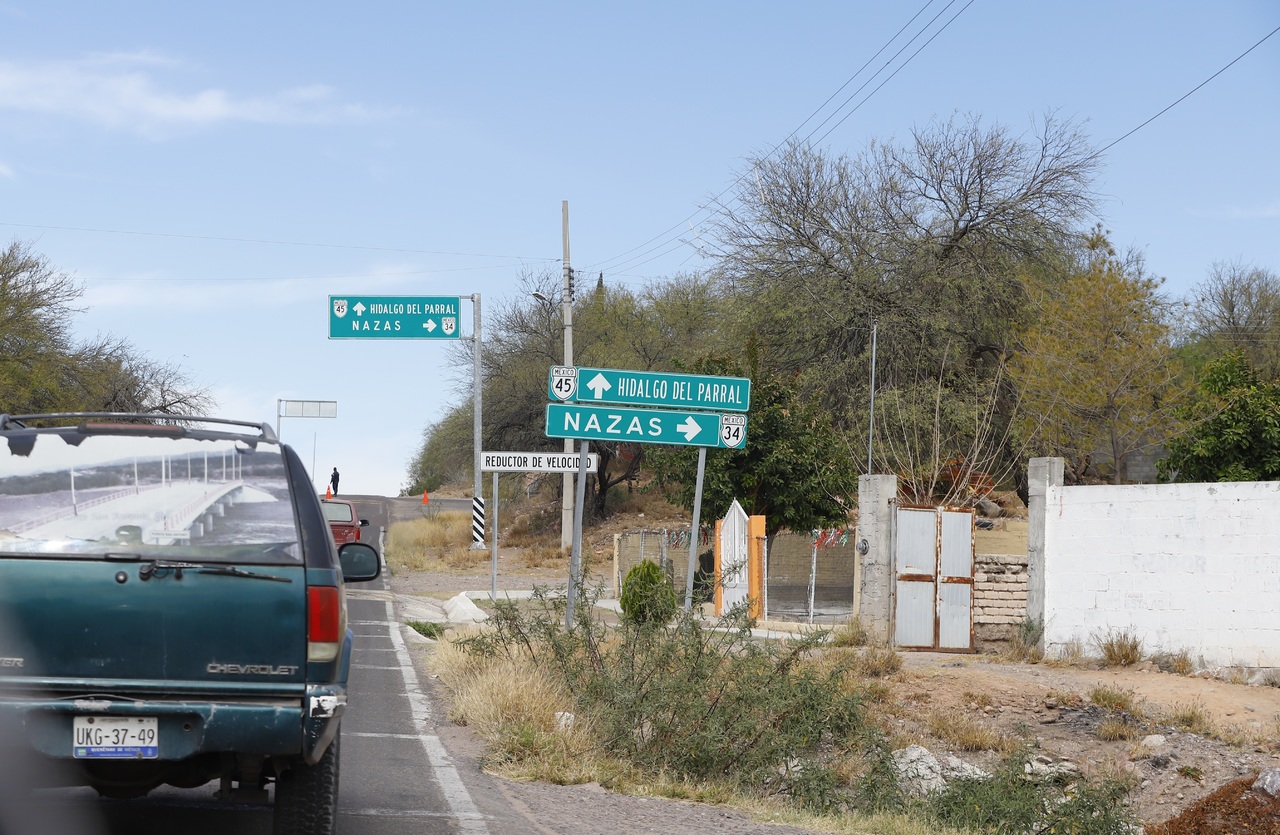 Trasladan a pasajeros de Torreón a Nazas